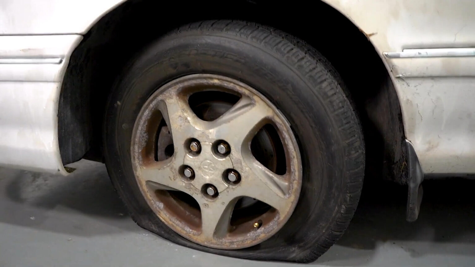 12 Common Causes of Flat Tires and How to Avoid Them - Engine House 5